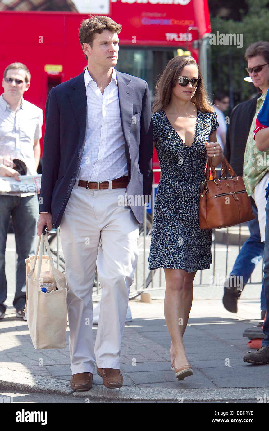 Way to cricket ground hi-res stock photography and images - Alamy