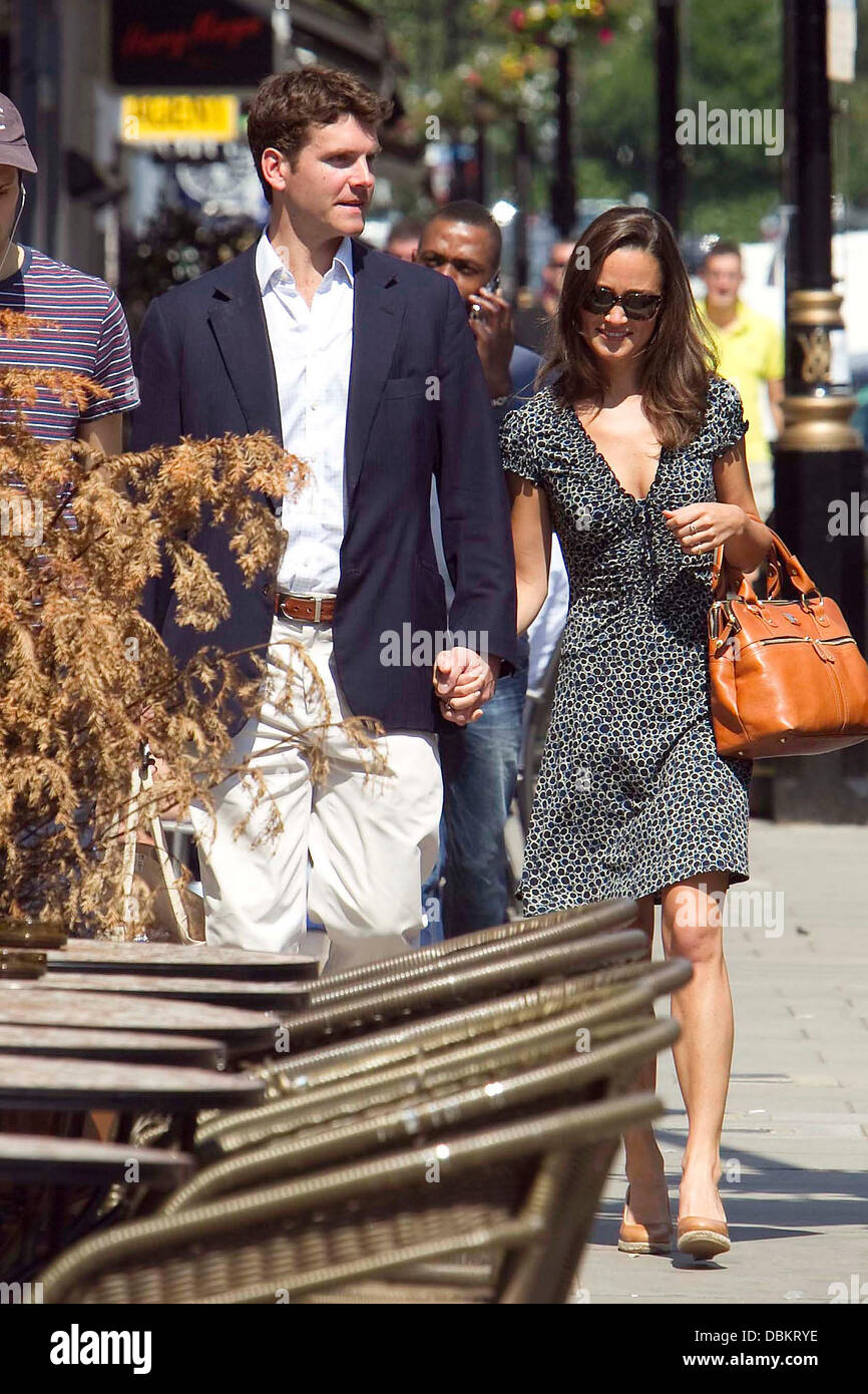 Way to cricket ground hi-res stock photography and images - Alamy