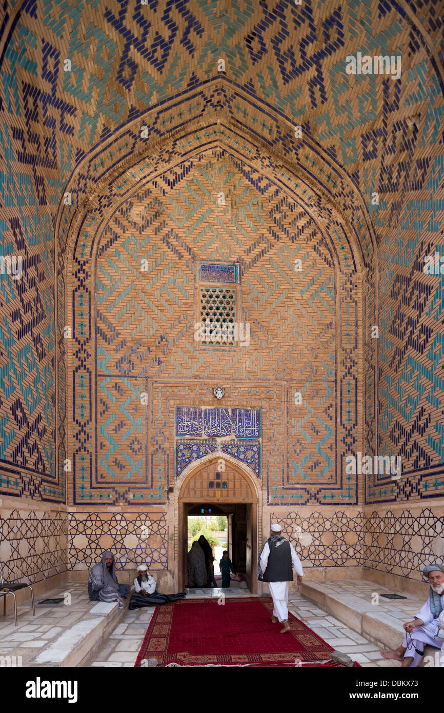 Shrine of khwaja abd allah hi-res stock photography and images - Alamy
