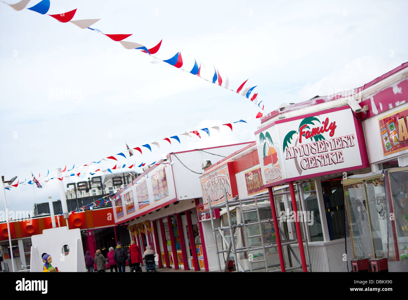 Great Yarmouth seafront, pier and amusements, and Yesterdays World of ...