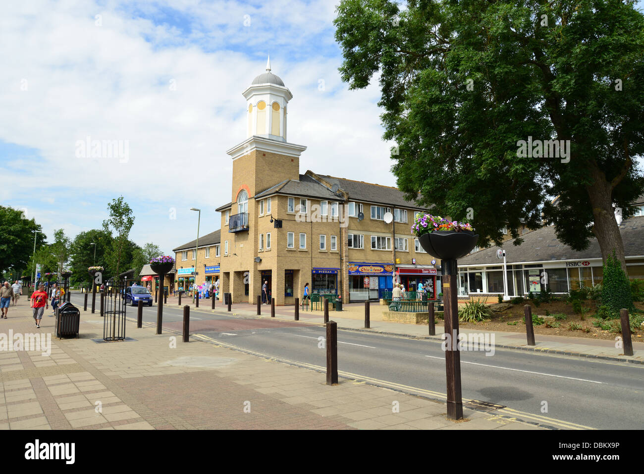 Town centre, Alvescot Road, Carterton, Oxfordshire, England, United ...