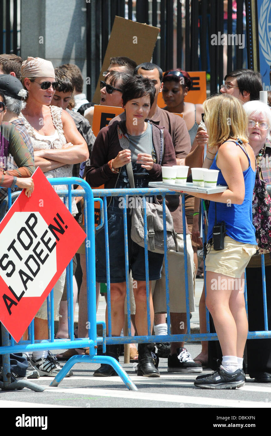 Anna Malick filming on the set of 'The Dictator' New York City, USA ...