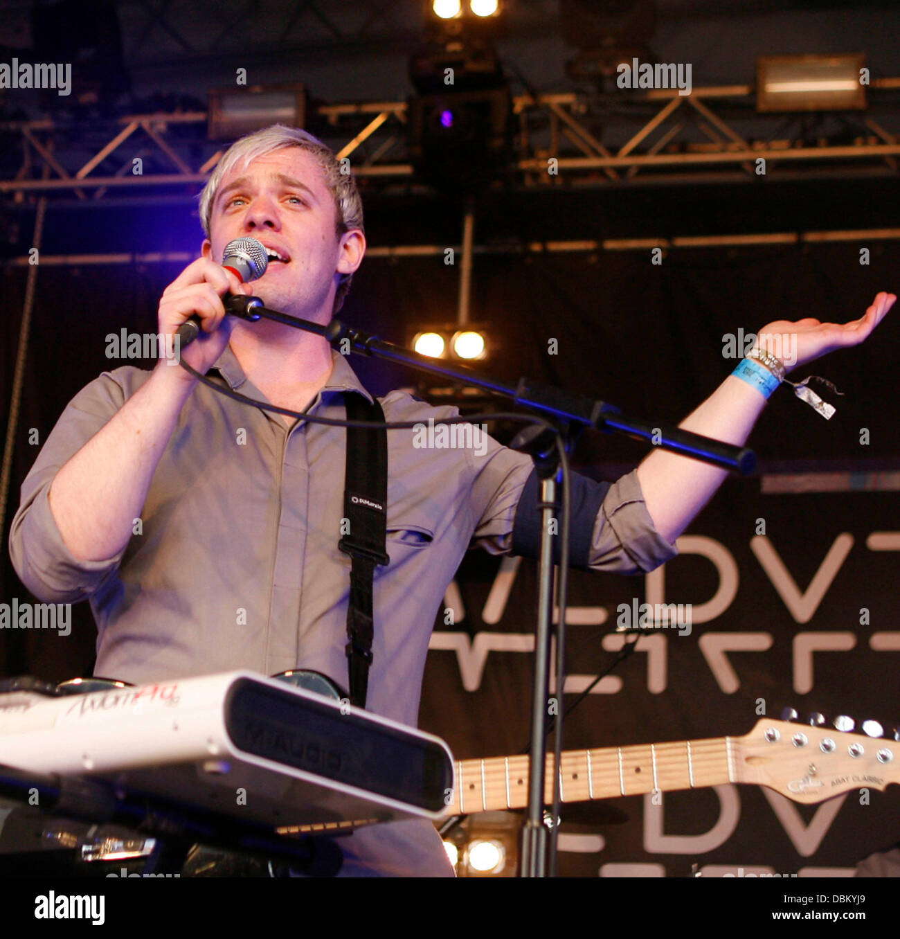 Jonathan Higgs of Everything Everything , at the Lounge On The Farm ...