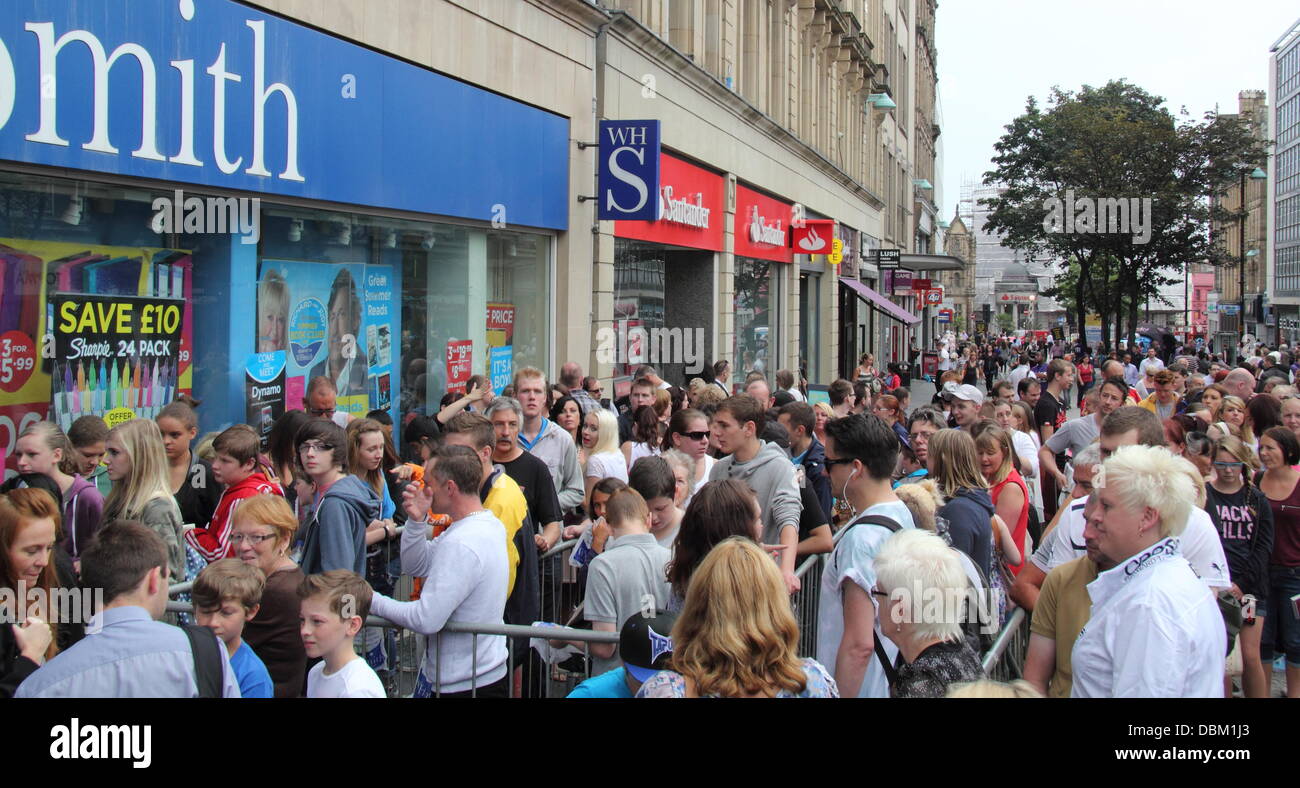 Steven frayne aka dynamo hi-res stock photography and images - Alamy