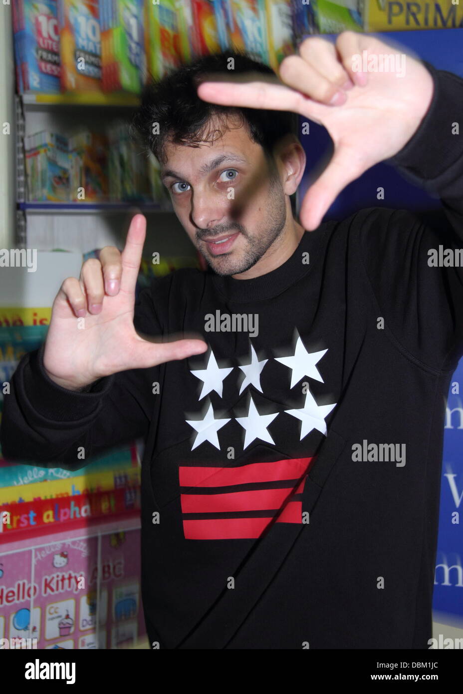 TV magician Steven 'Dynamo' Frayne signs ‘Nothing is Impossible: The ...