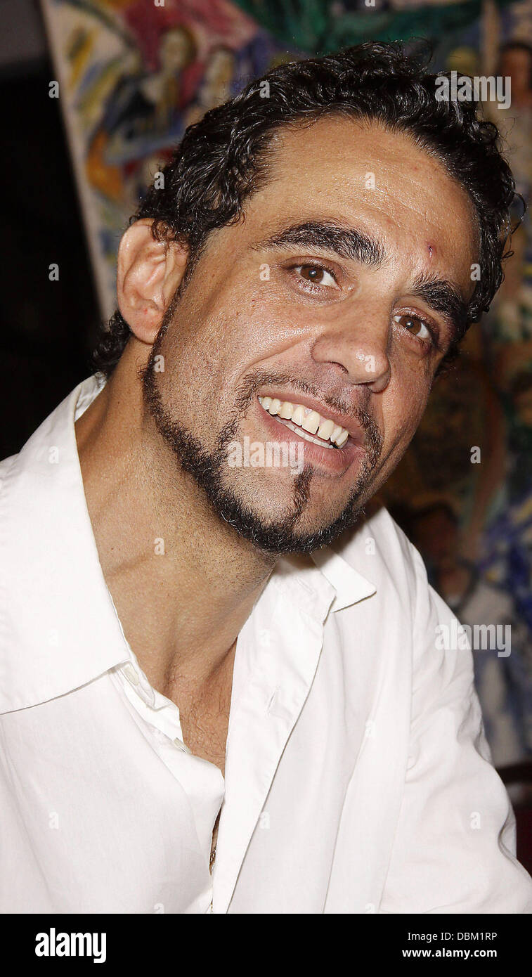 Bobby Cannavale Sardiâ€™s honors the five cast members from the ...