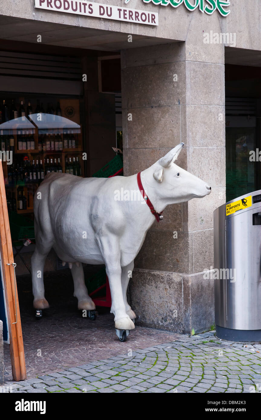 Sculpture cow switzerland hi-res stock photography and images - Alamy