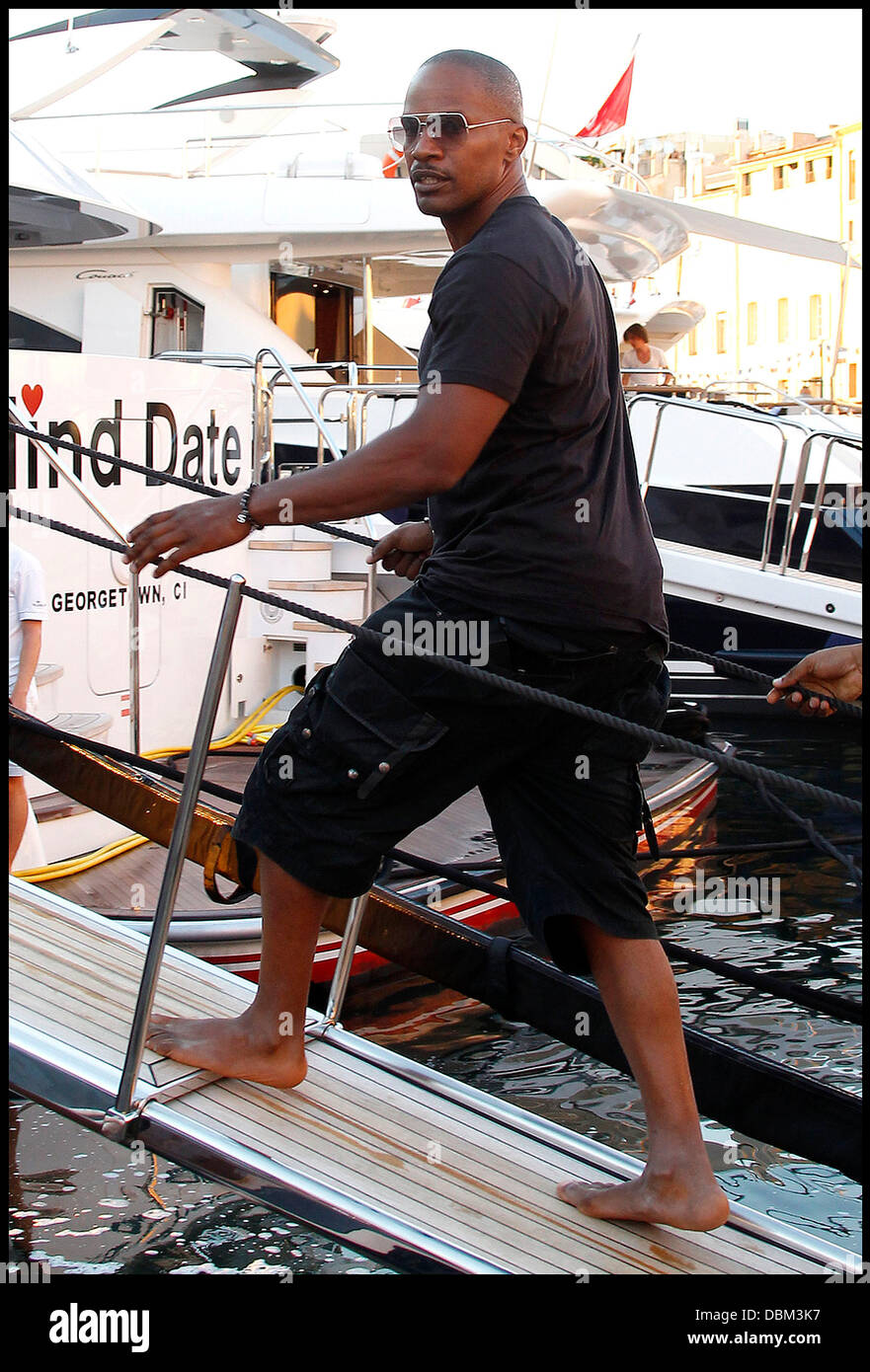 Jamie Foxx boards a boat in Saint Tropez Saint Tropez, France - 14.07. ...