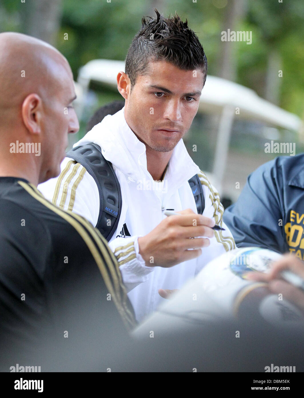Cristiano ronaldo signs for real madrid hi-res stock photography and ...