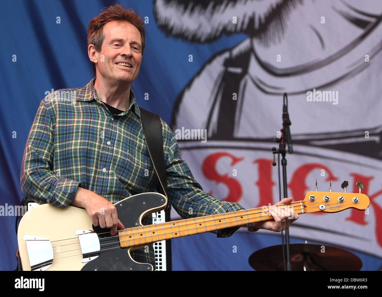 Bassist of led zeppelin hi-res stock photography and images - Alamy