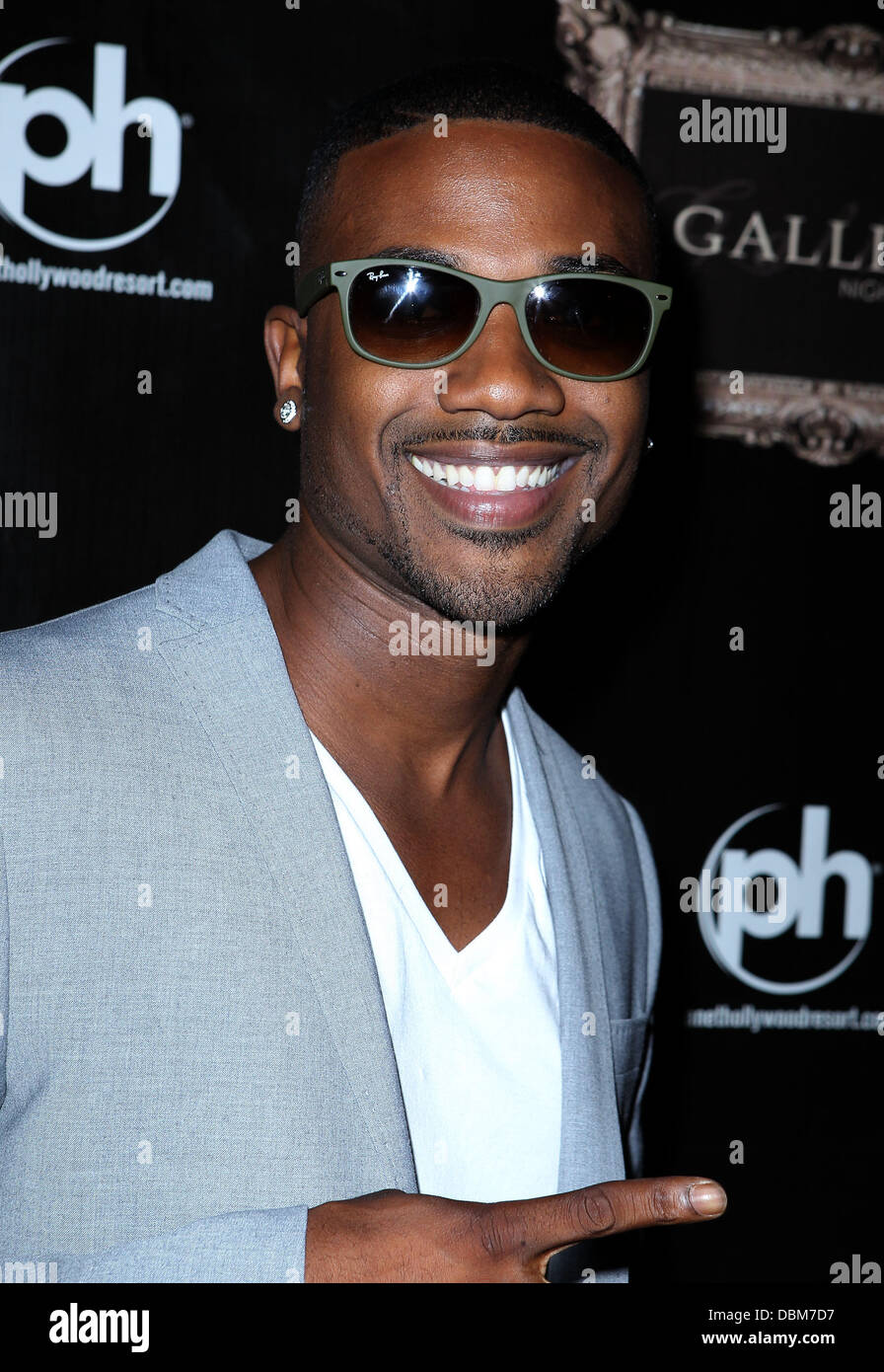 Ray J arrives at Gallery Nightclub qt Planet Hollywood Resort and ...