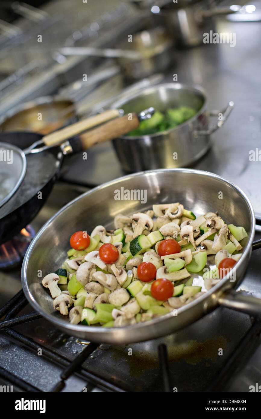 Food in pan hi-res stock photography and images - Alamy