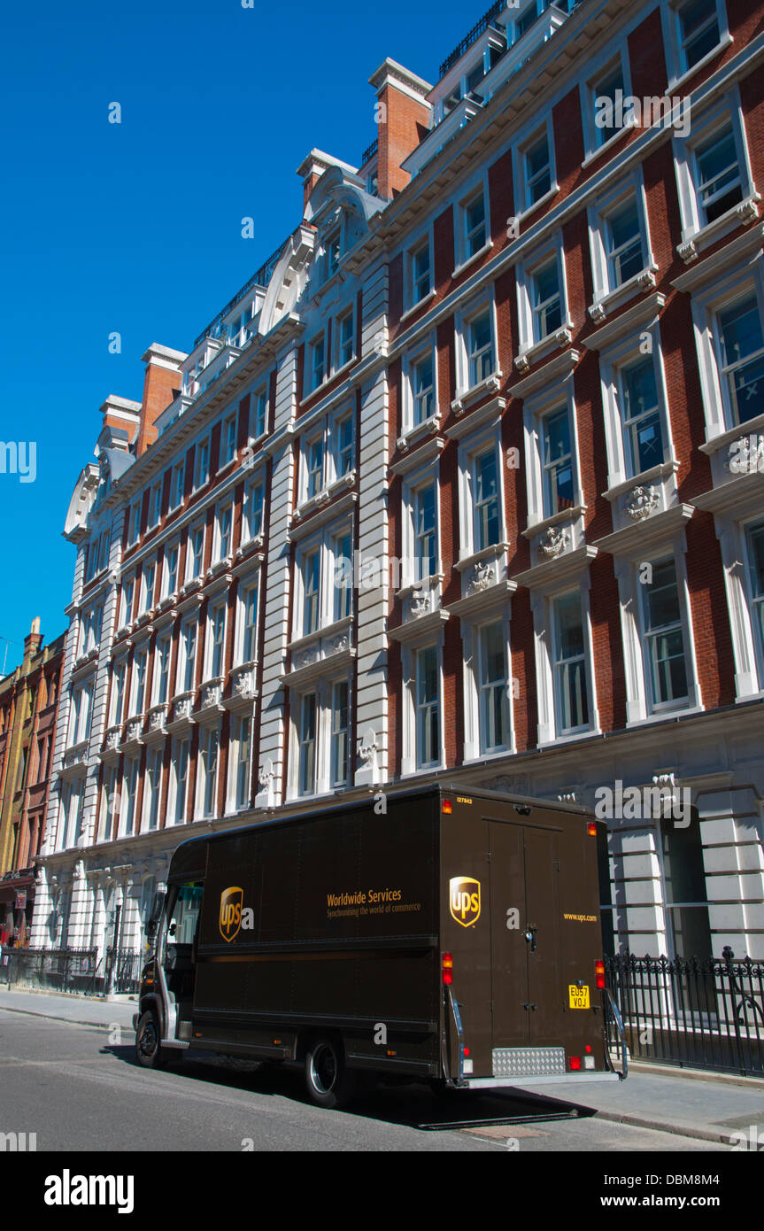 Ups van uk hi-res stock photography and images - Alamy