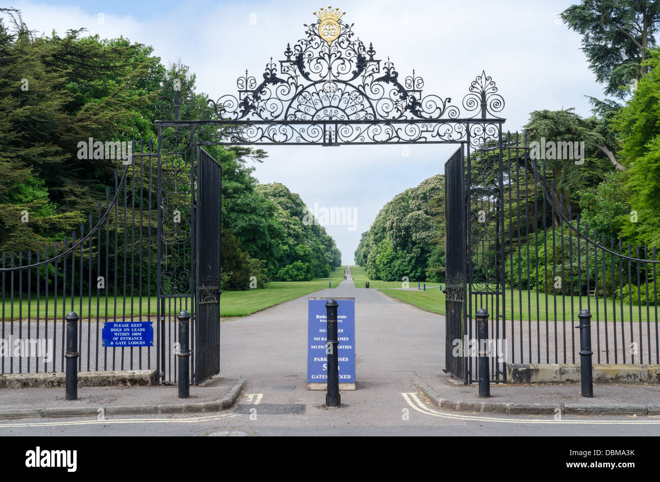 Entrance on Cecily Hill to Cirencester Park part of the Bathurst Estate ...