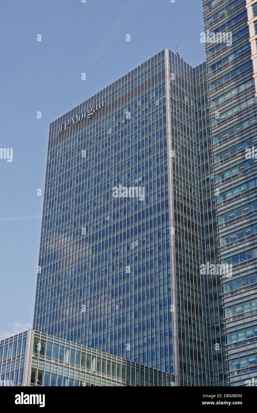 Thomson reuters offices in canary wharf hi-res stock photography and ...