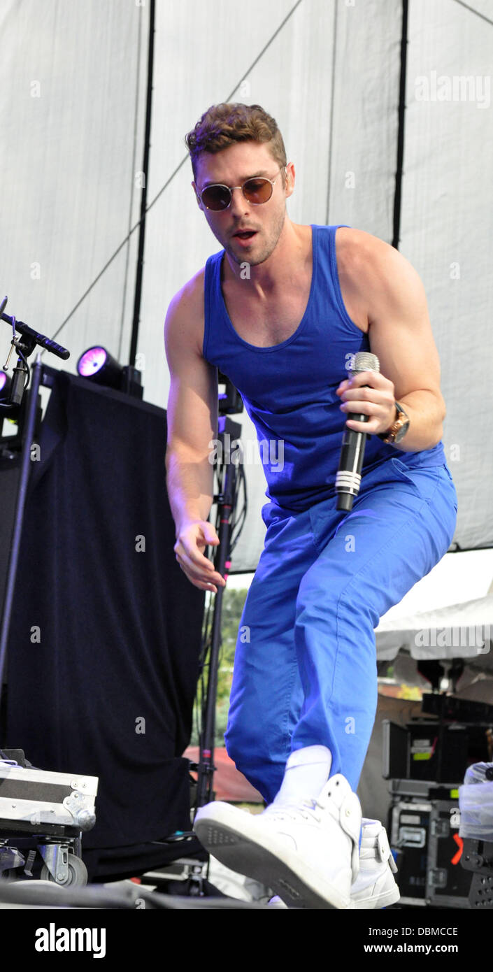 Raleigh, North Carolina, USA. 31st July, 2013. Singer NICK NOONAN of ...