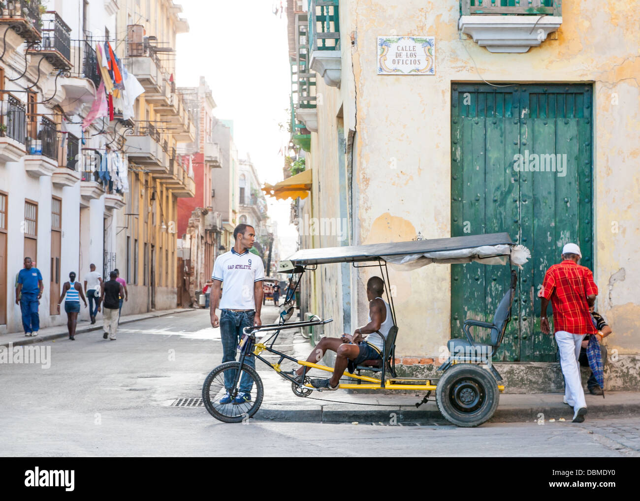 Street screen on old town Havana Stock Photo - Alamy