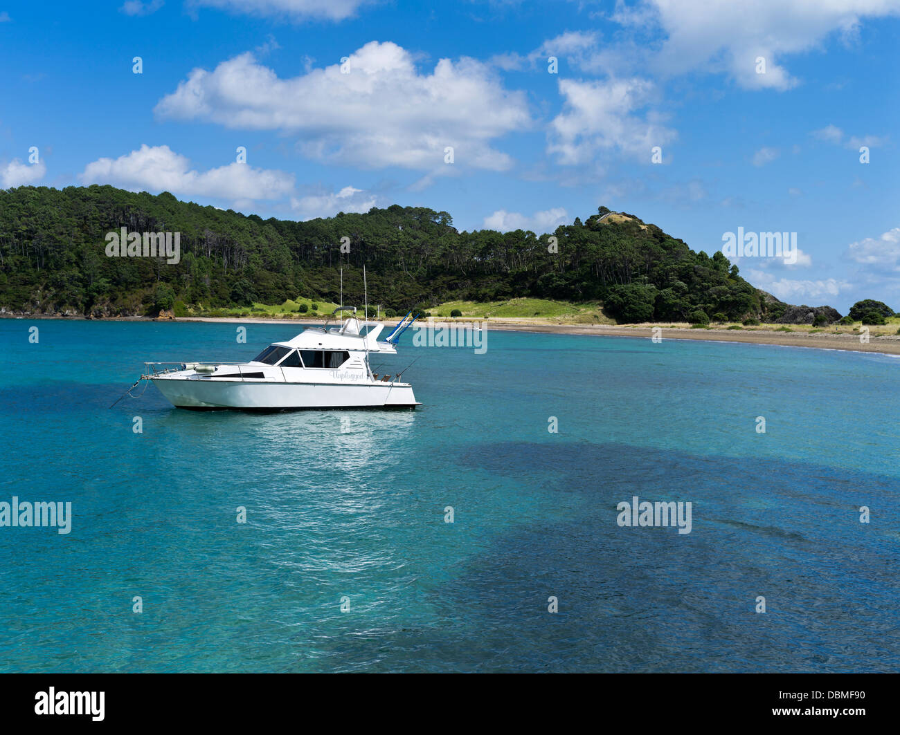 dh Roberton Island BAY OF ISLANDS NEW ZEALAND Yacht cruiser anchored in ...