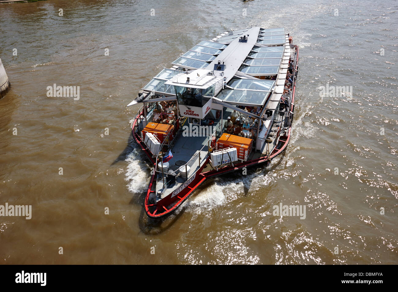 London city river cruise hi-res stock photography and images - Alamy