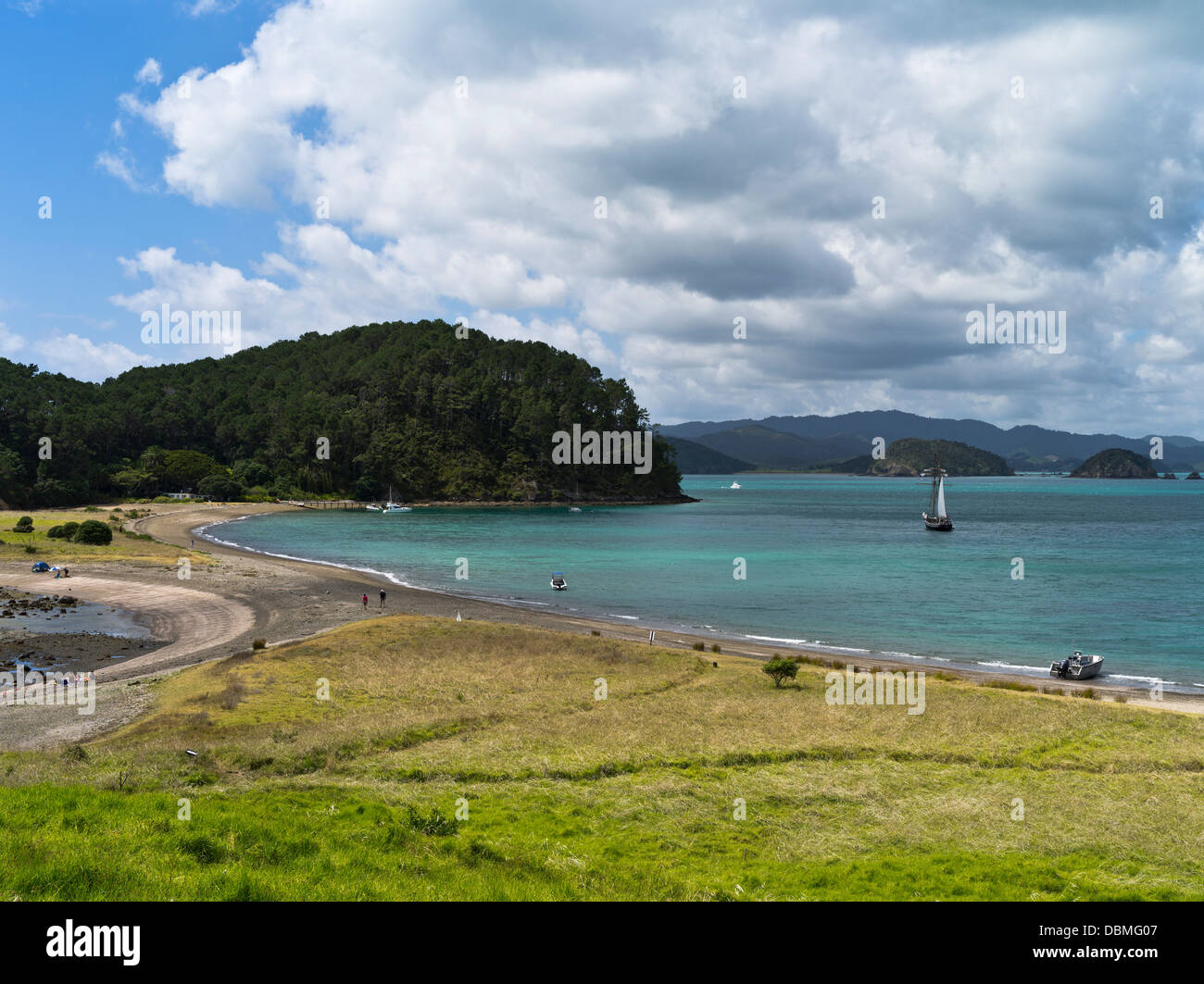 dh Roberton Island BAY OF ISLANDS NEW ZEALAND Motuarohia island bay ...