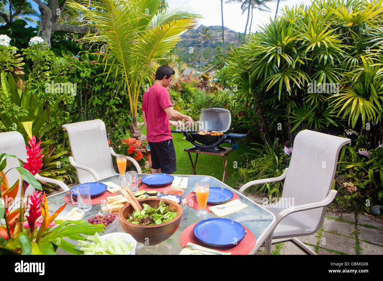 Asian Man Cooking High Resolution Stock Photography and Images - Alamy