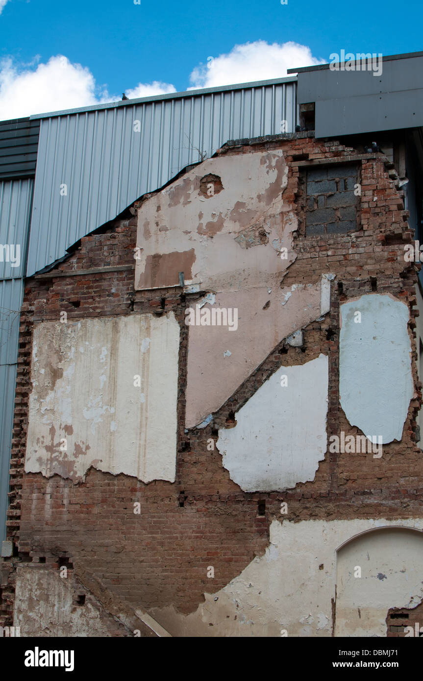 Demolished wall hi-res stock photography and images - Alamy
