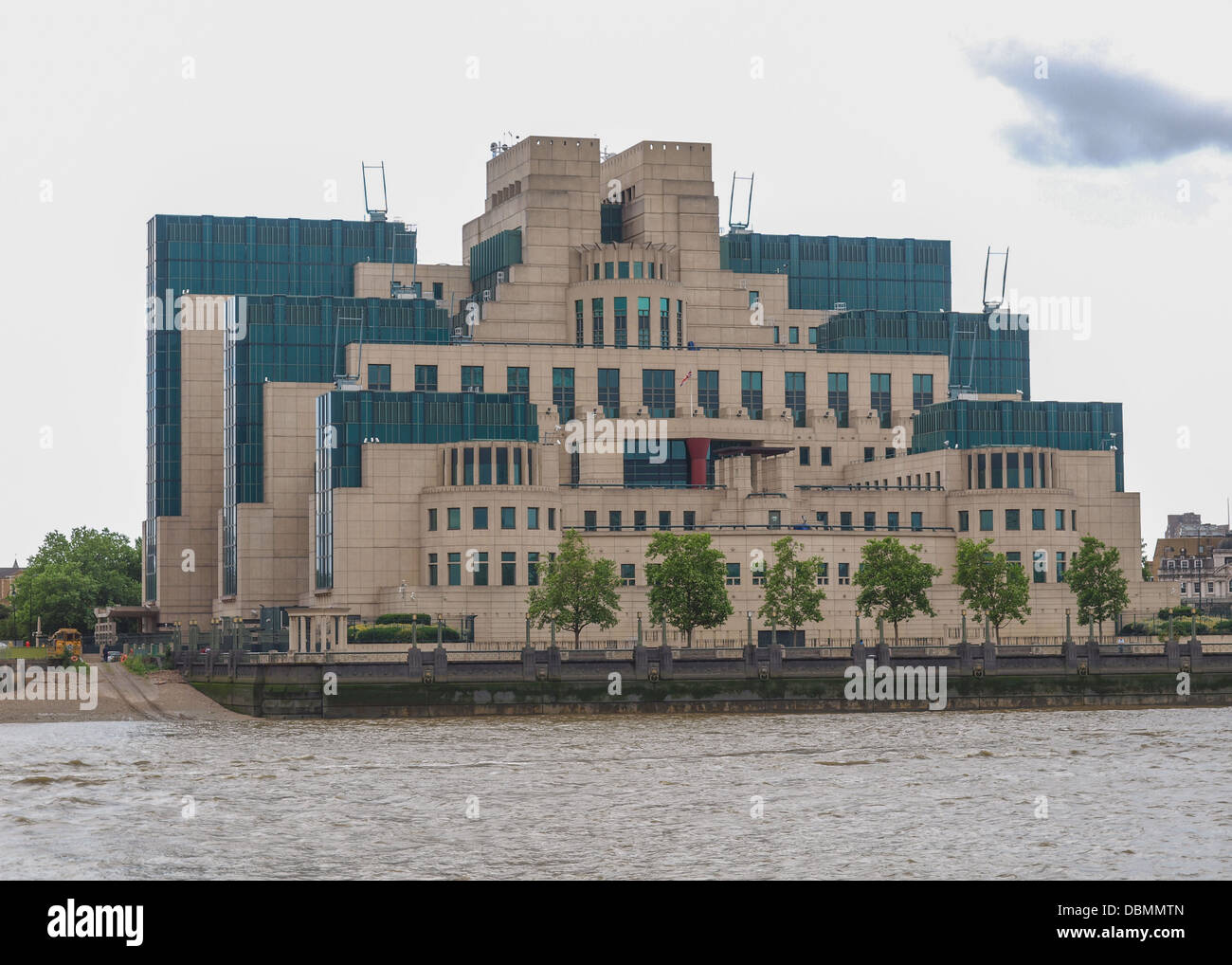 SIS MI6 headquarters of British Secret Intelligence Service at Vauxhall ...