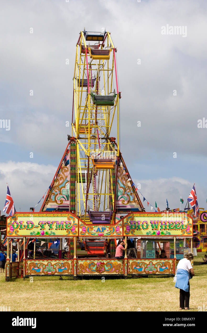 Small ferris wheel fun fair hi-res stock photography and images - Alamy