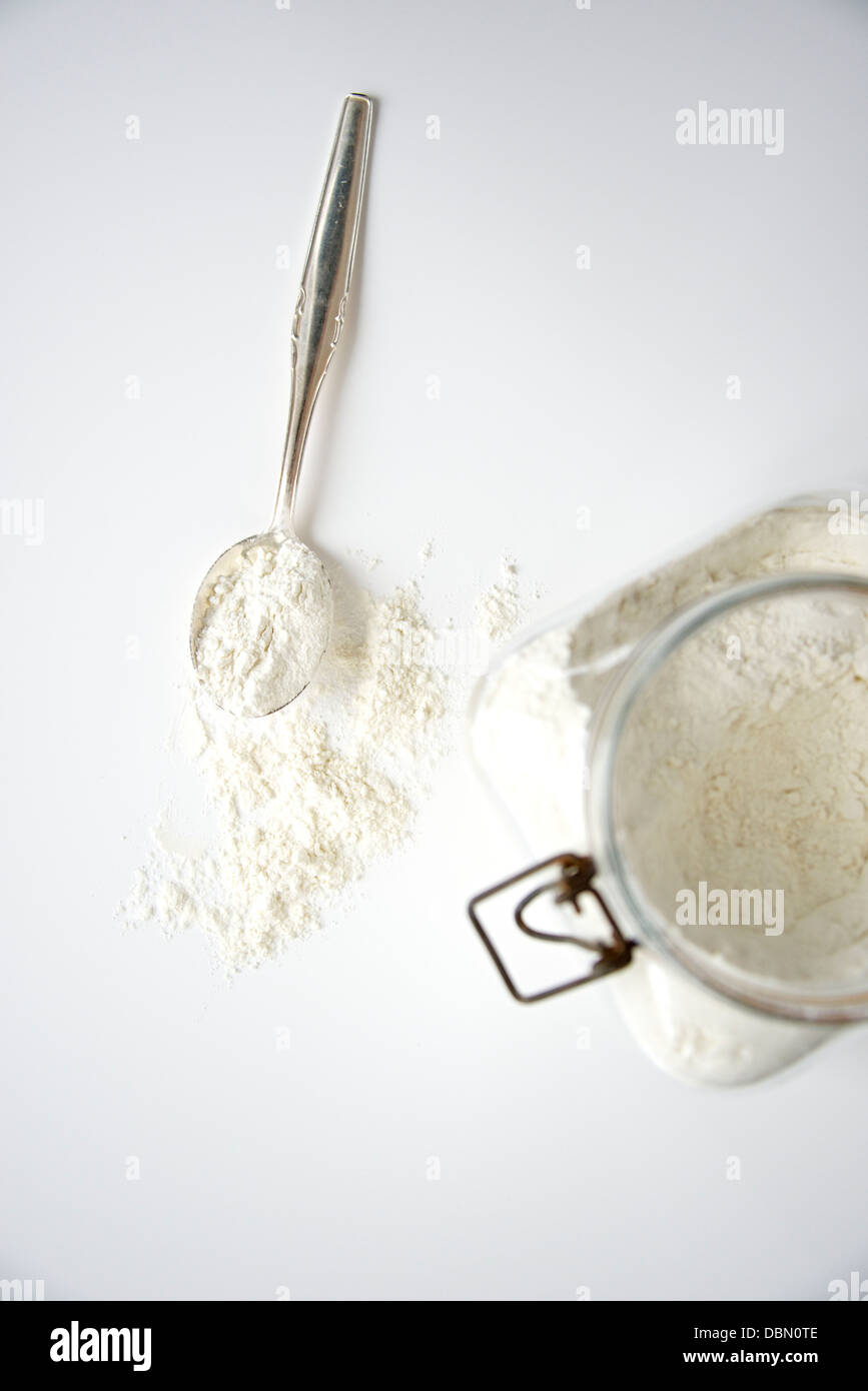 Flour spoon hi-res stock photography and images - Alamy