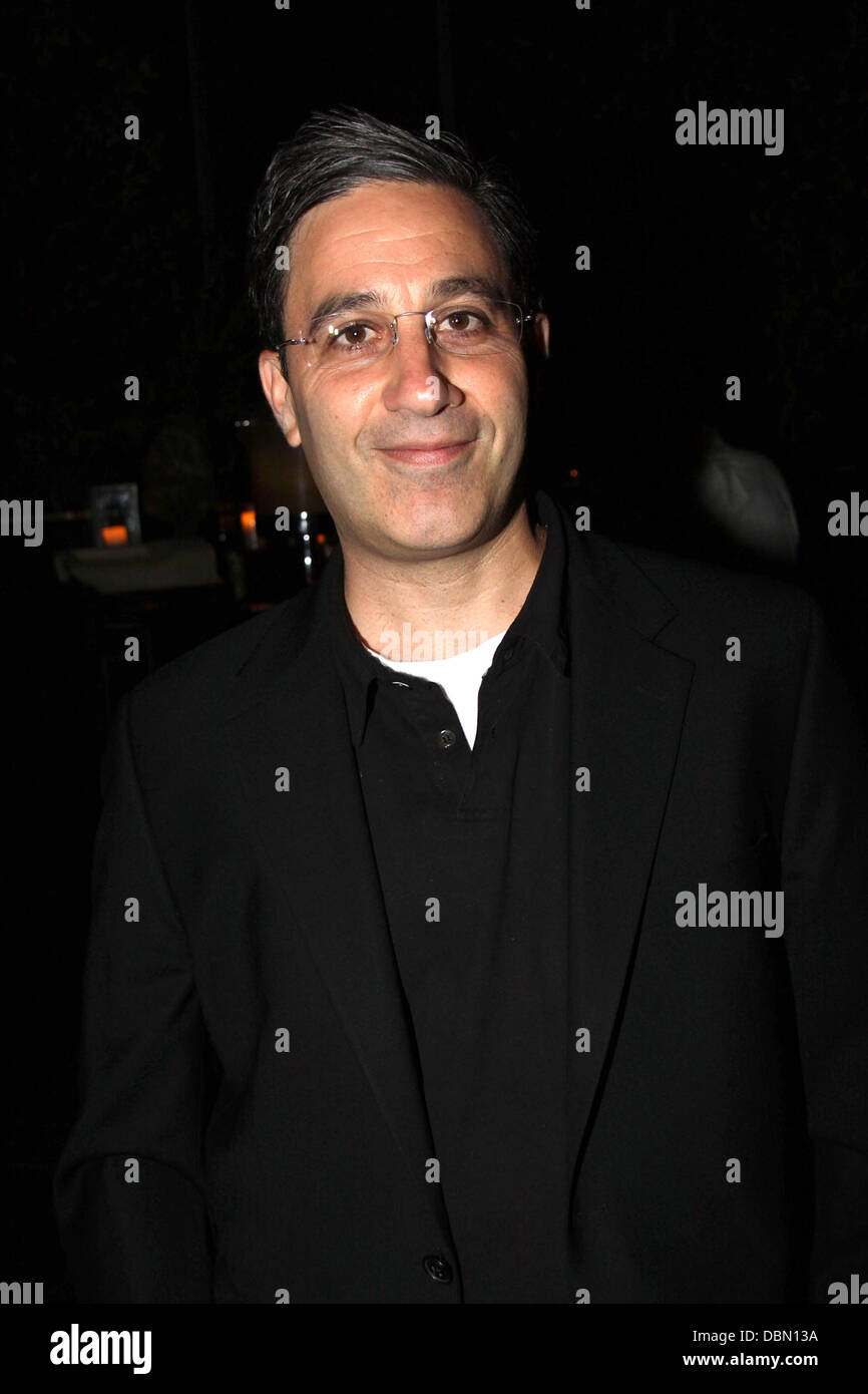 Jason Weinberg Avenue magazine celebrates Byrdie Bell's cover with a ...