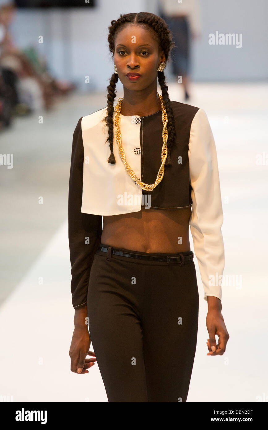 Fashion week chanel hi-res stock photography and images - Alamy