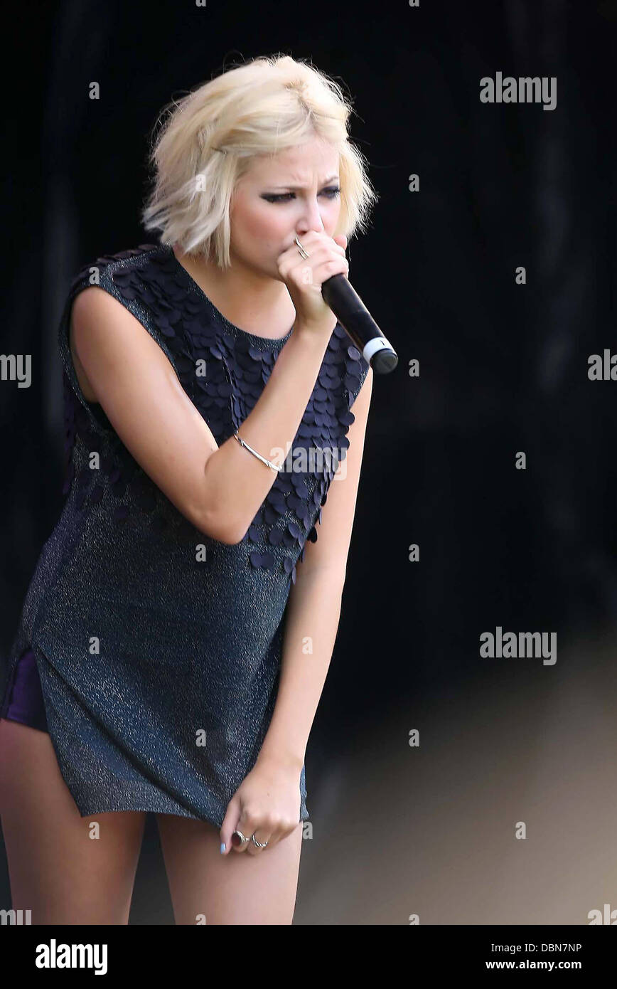 Pixie Lott Tramlines Free Festival - performances Sheffield, England ...