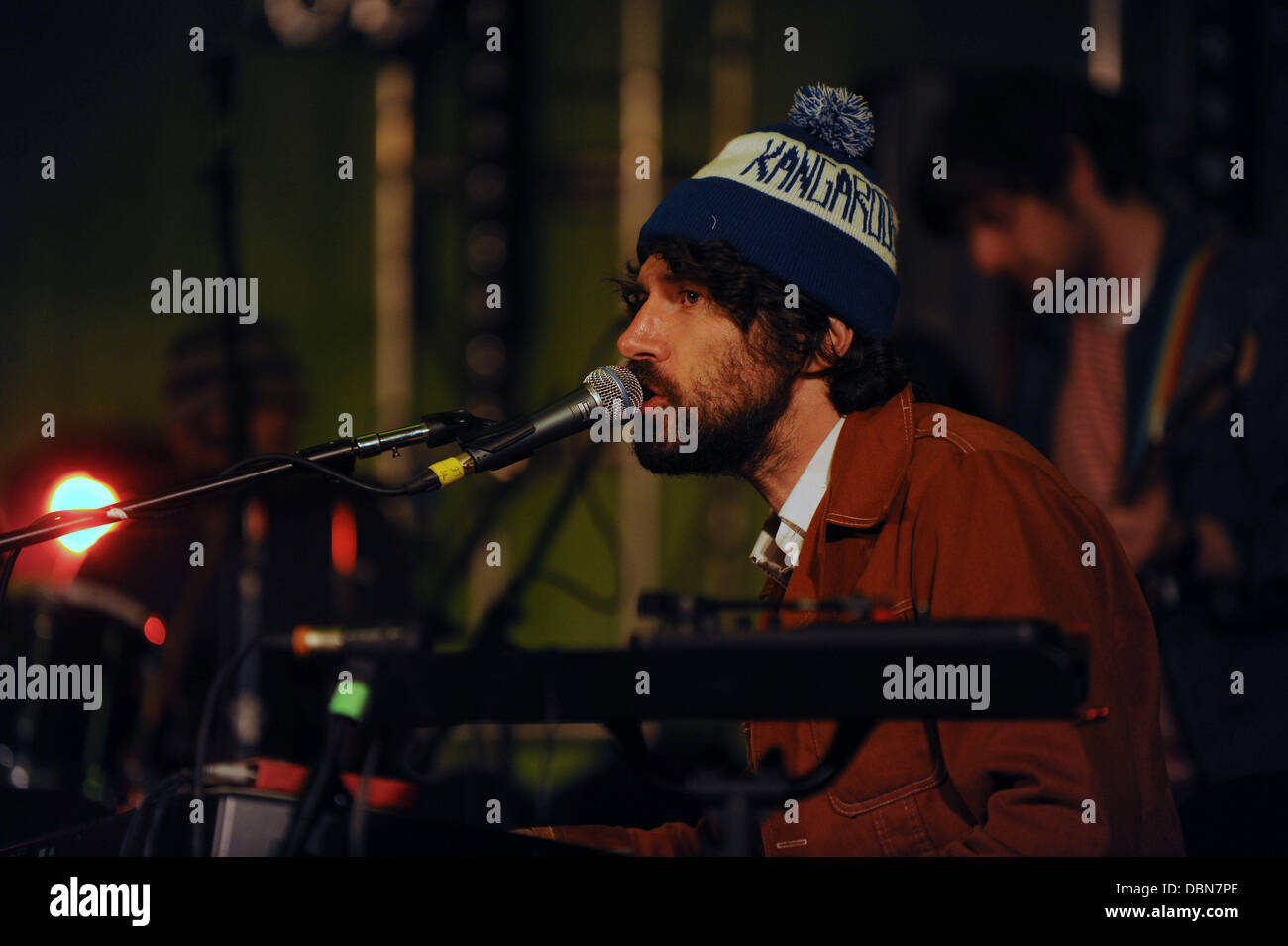 Gruff Rhys 2011 Truck Festival 2011 - performances Oxfordshire, England ...