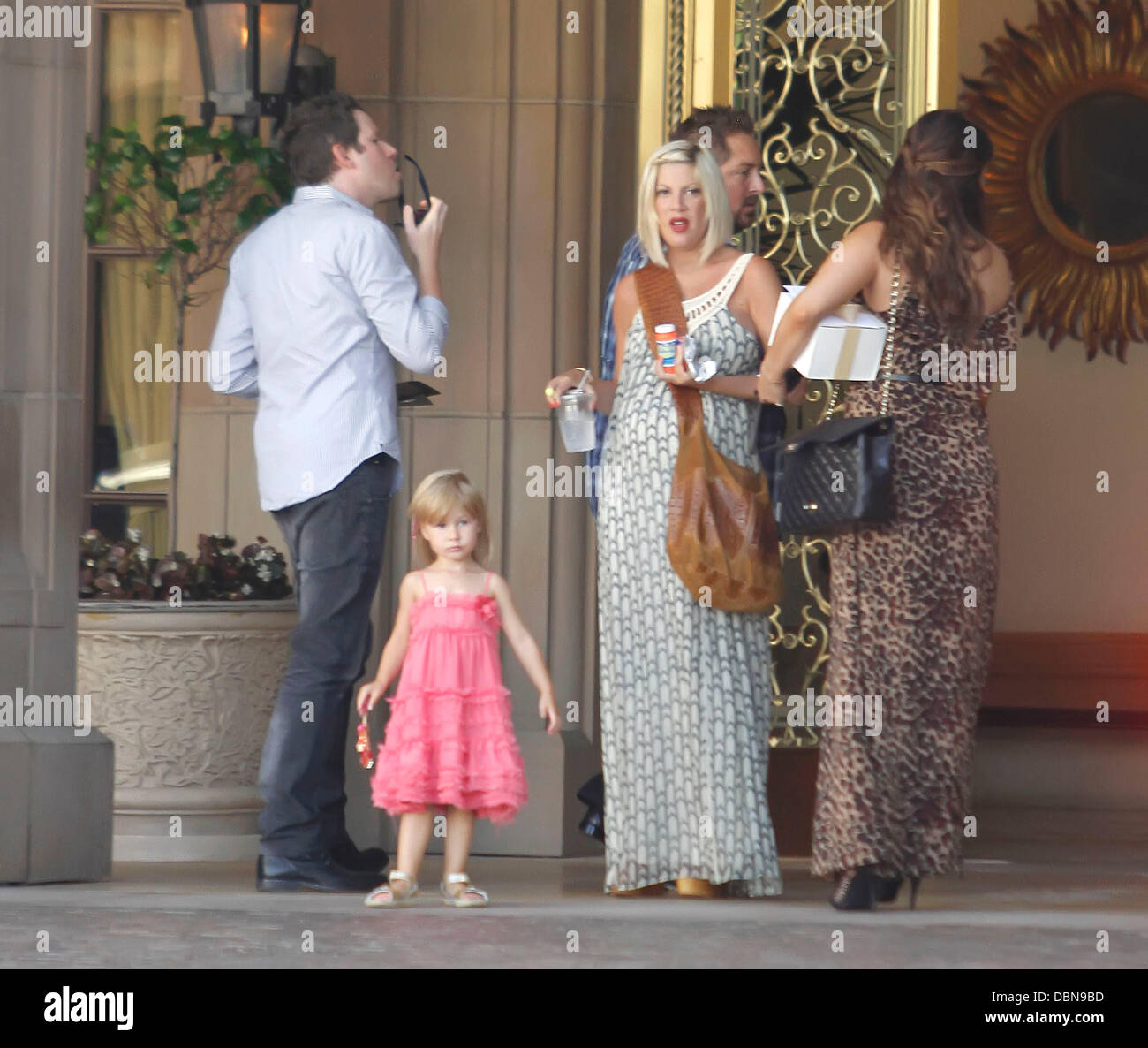 Tori Spelling and daughter Stella McDermott outside their hotel Los ...