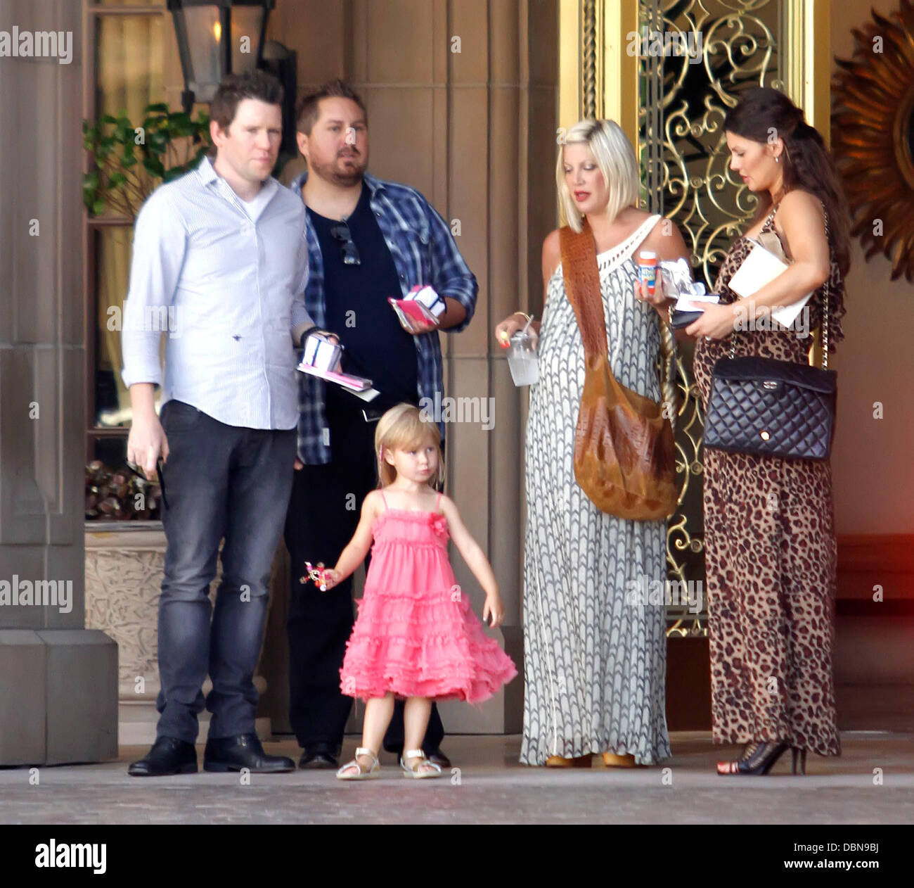 Tori Spelling and daughter Stella McDermott outside their hotel Los ...