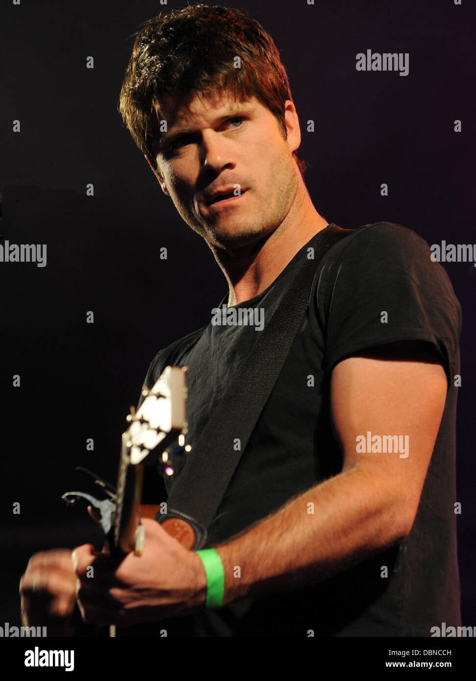 Seth lakeman performs hi-res stock photography and images - Alamy