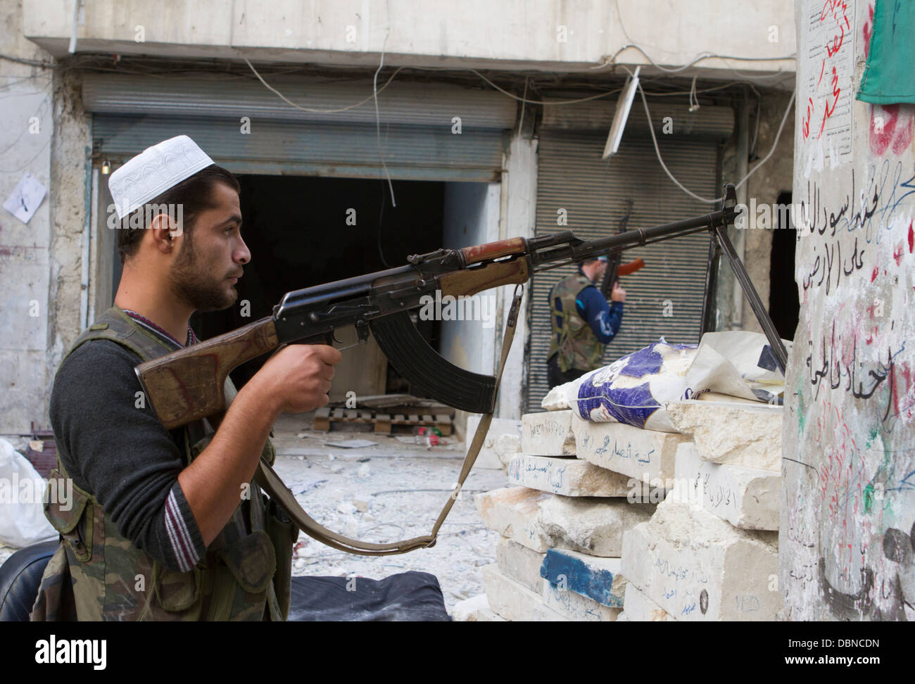 Free syrian army fighters in the old city hi-res stock photography and ...