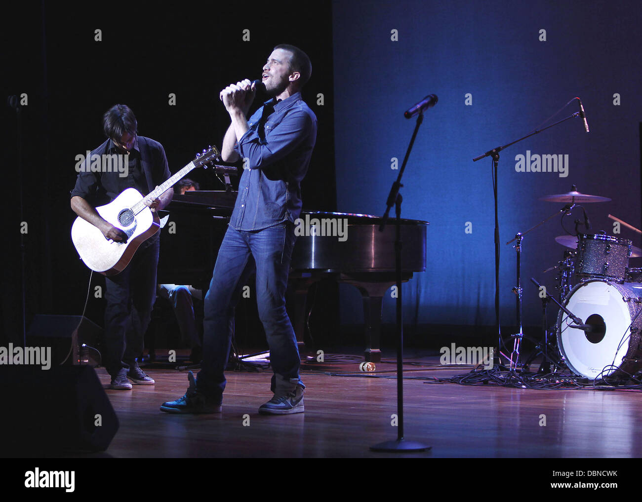 Robbie Roth and Gavin Creel 'Broadway Stands Up for Freedom': A concert ...