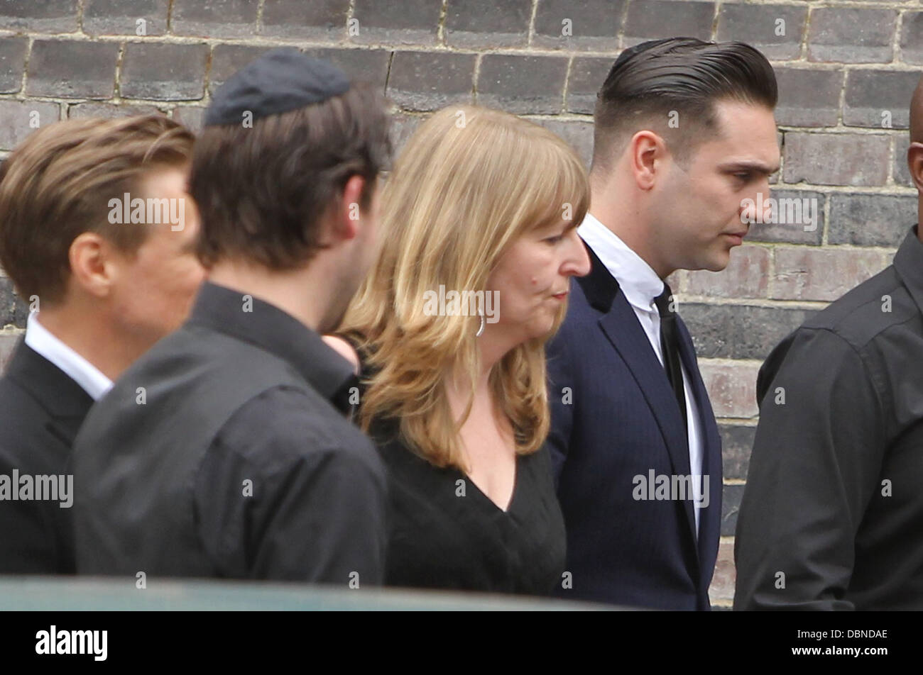 Reg Traviss The cremation of Amy Winehouse at Golders Green Crematorium ...
