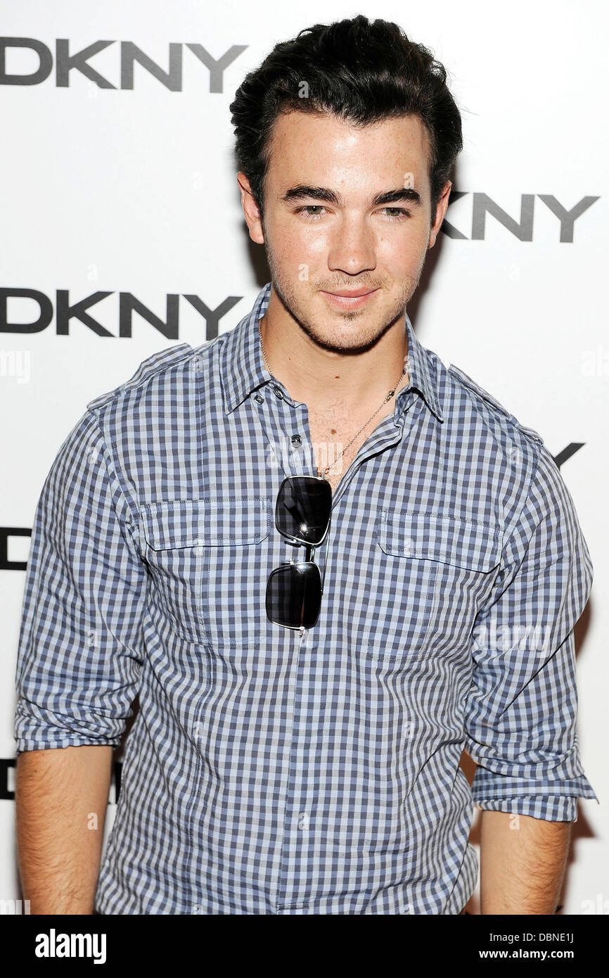 Kevin Jonas Muscles