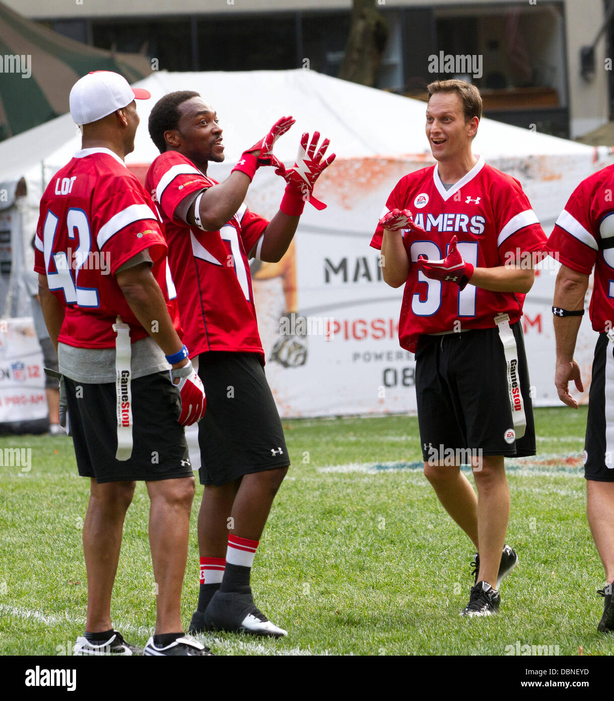 Anthony mackie ea sports madden hi-res stock photography and images - Alamy
