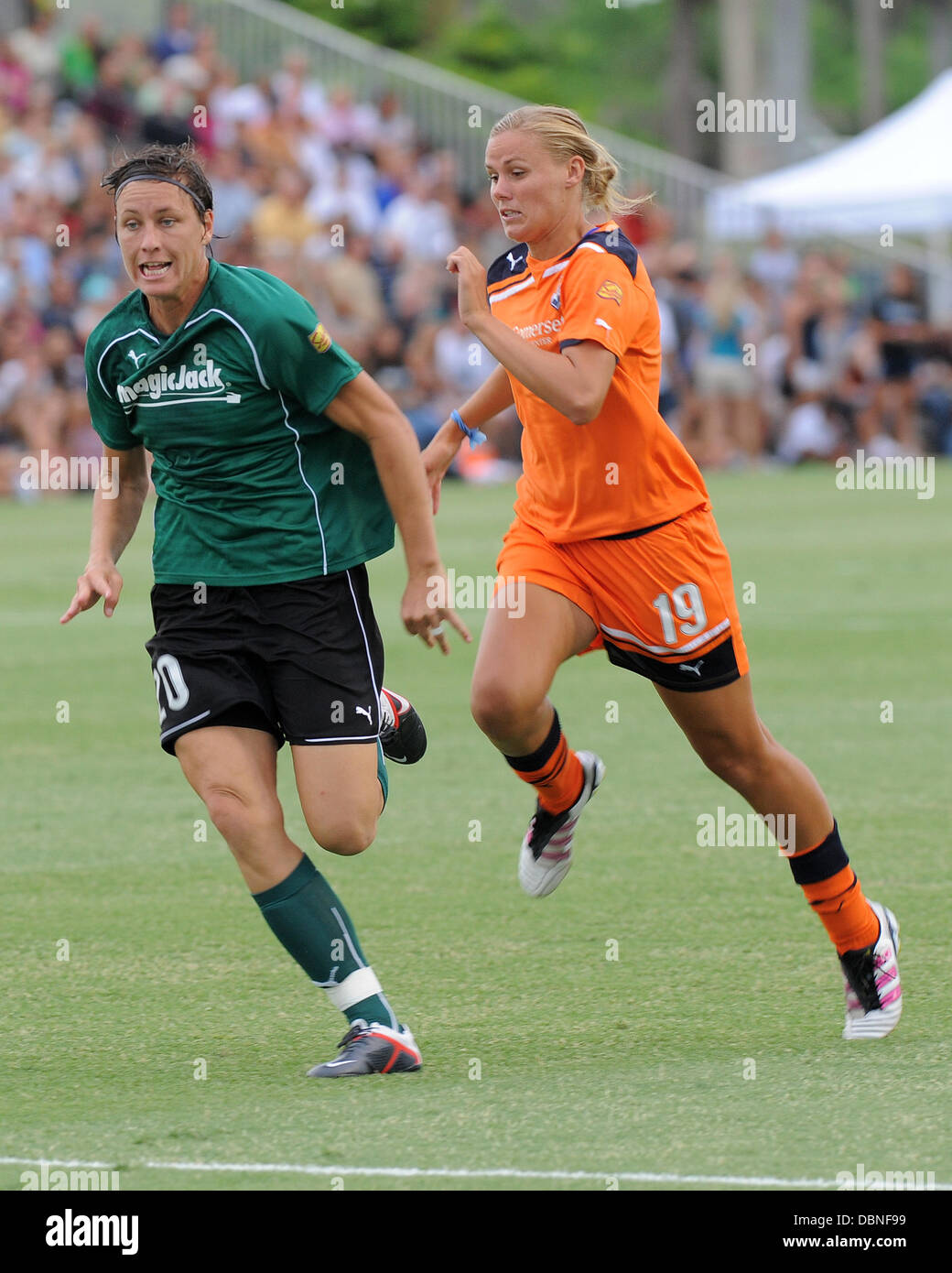 Abby Wambach of the U.S. Womens‚ national soccer team plays with the ...
