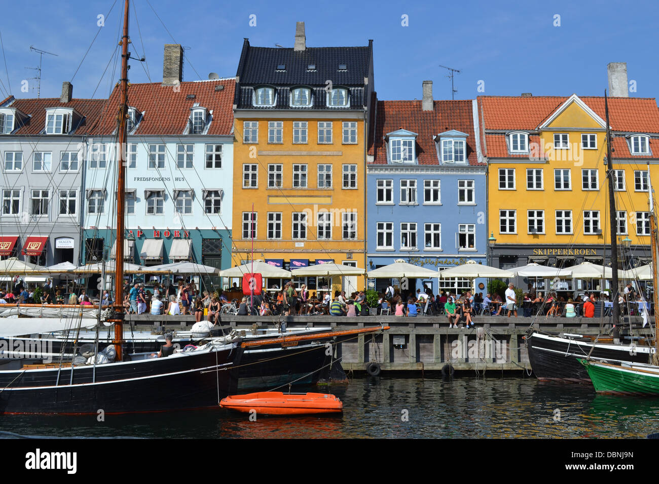 Colourful buildings, Nyhavn Street, Copenhagen, Denmark Stock Photo - Alamy