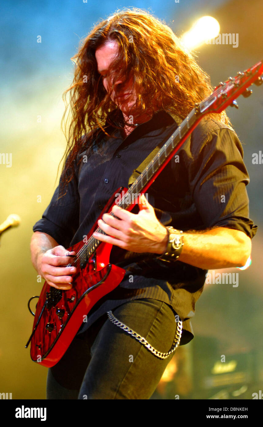 Megadeth performs at Rockstar Energy Drink Mayhem Festival 2011 Chicago ...