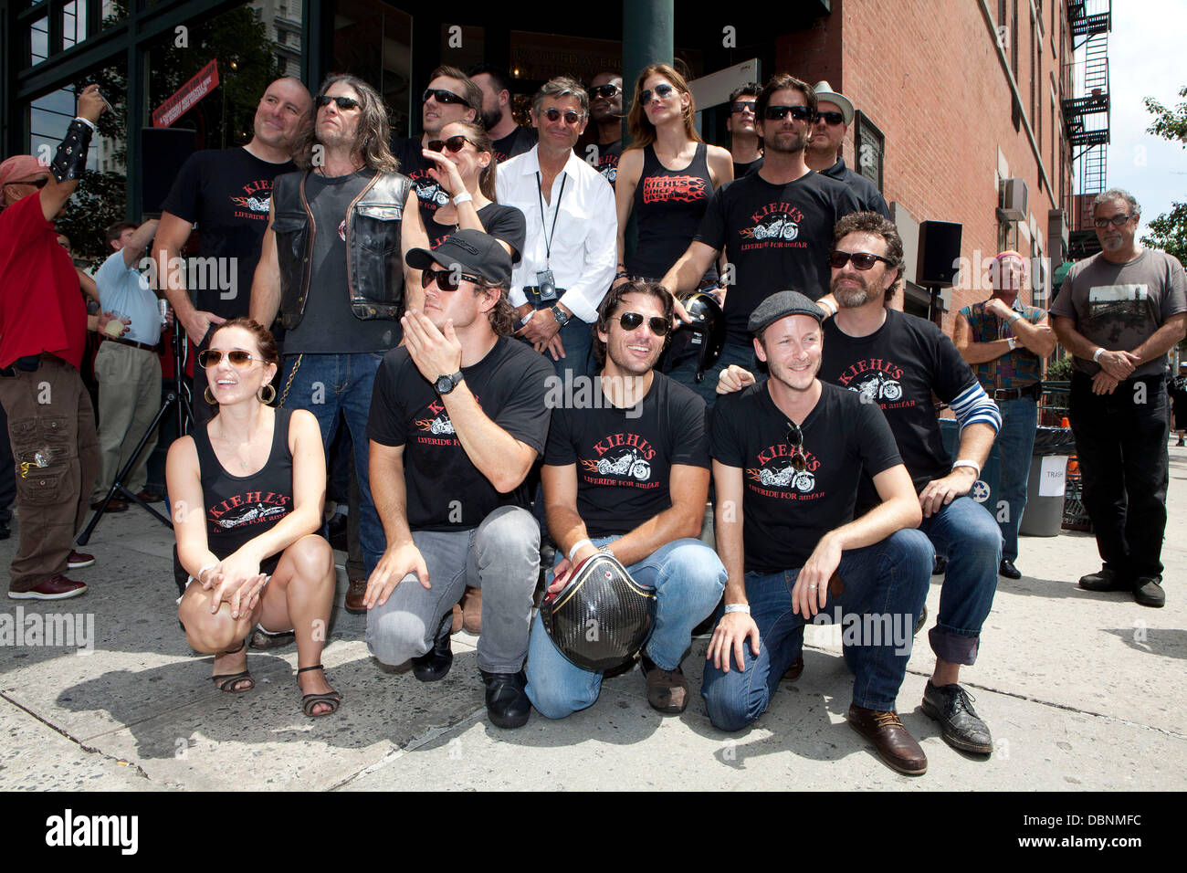 Chris Salgardo, Tricia Helfer, Tyson Beckford, Mark-Paul Gosselaar ...