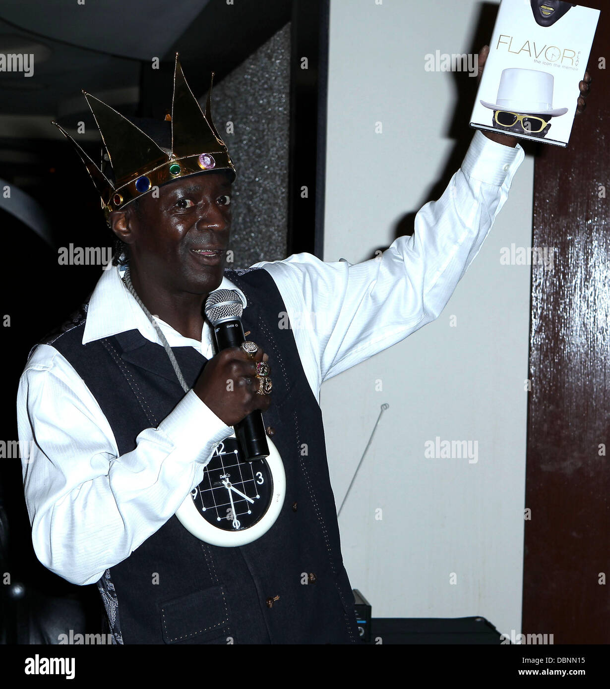 Flavor Flav signs copies of his new book 'Flavor Flav: The Icon The ...