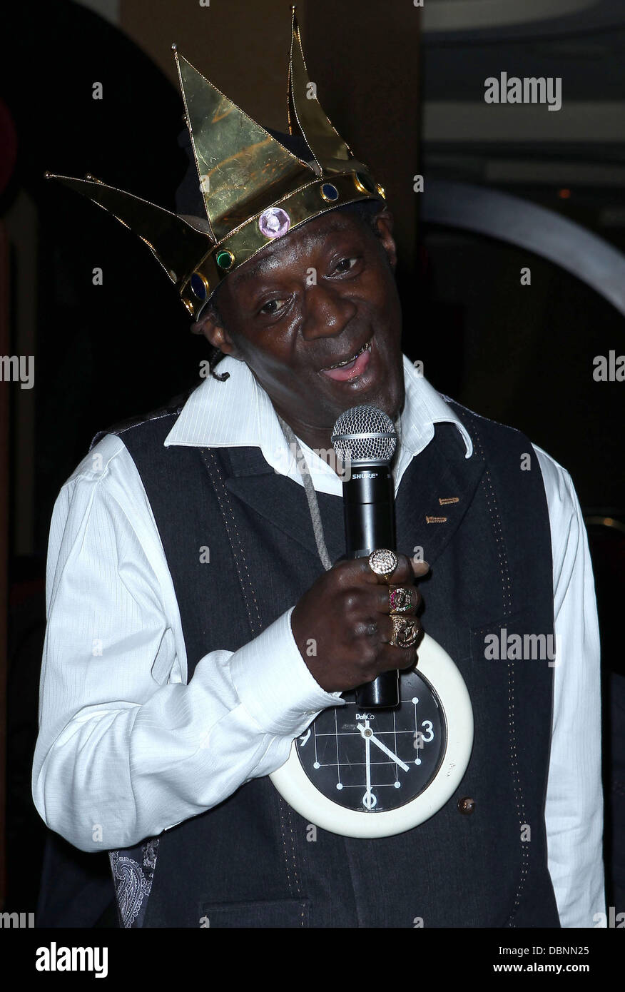 Flavor Flav signs copies of his new book 'Flavor Flav: The Icon The ...