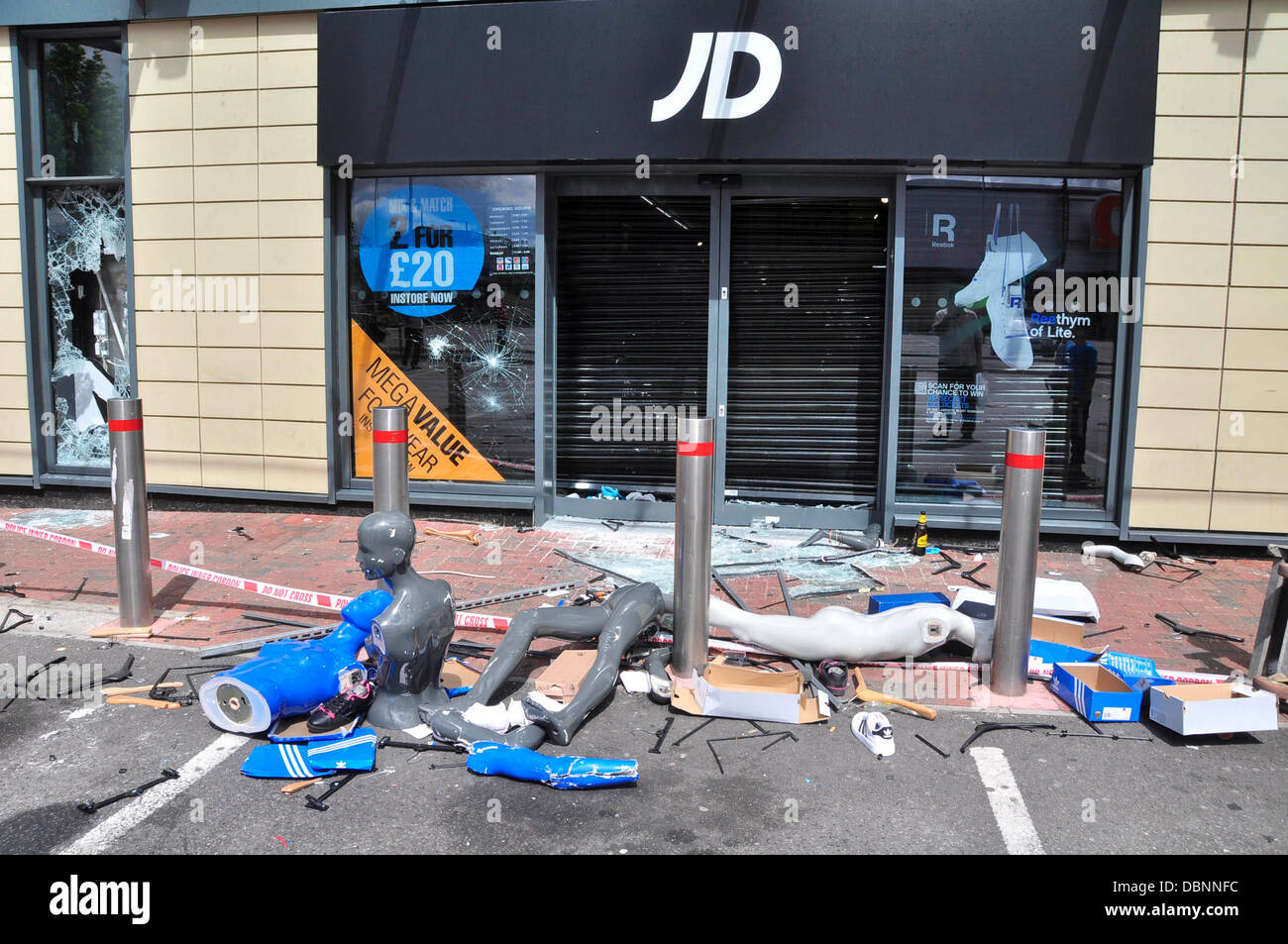 The aftermath of Tottenham riots in North London. 26 police officers ...