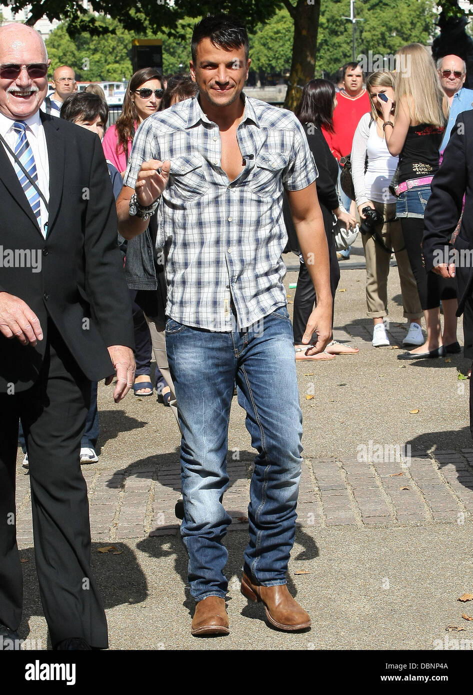 Peter Andre filming outside the ITV studios London, England - 08.08.11 ...