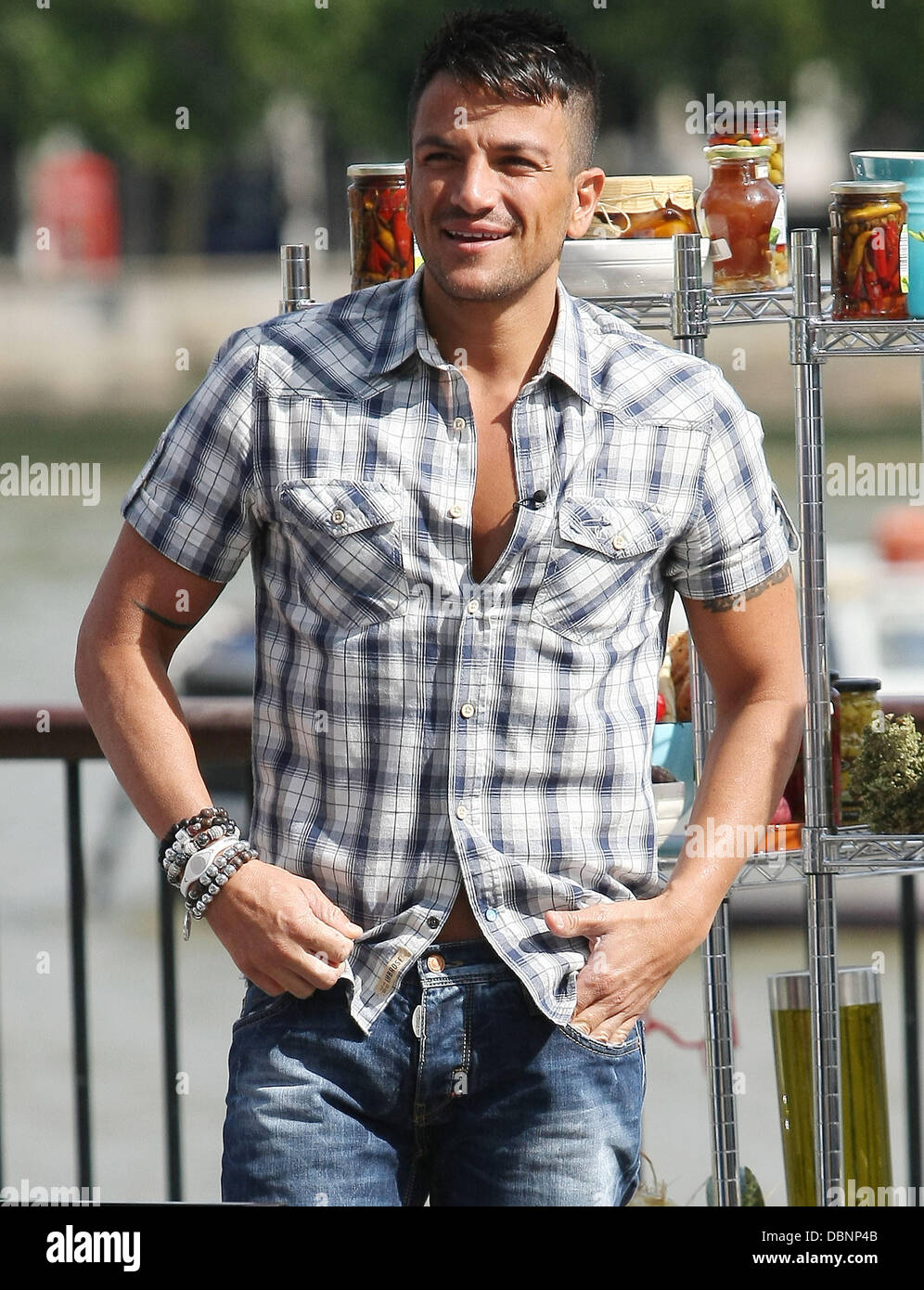 Peter Andre filming outside the ITV studios London, England - 08.08.11 ...